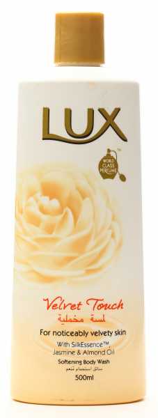 لوكس سائل استحمام لمسة مخملية ناعمة وملساء 500 مل – Sidalih.com || صيدلية.كوم